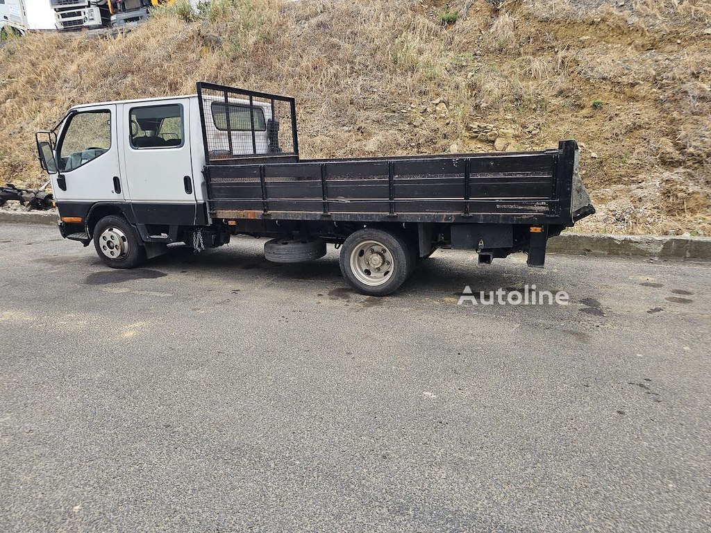 Mitsubishi kamion s ravnom platformom