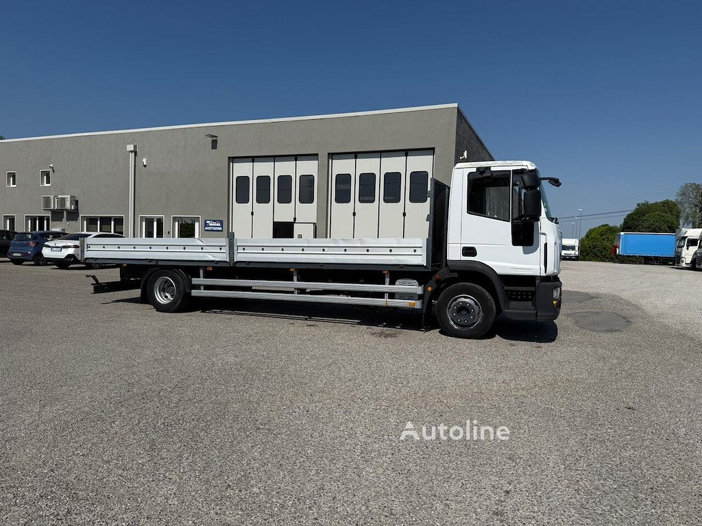 IVECO Eurocargo 140E18 kamion s ravnom platformom