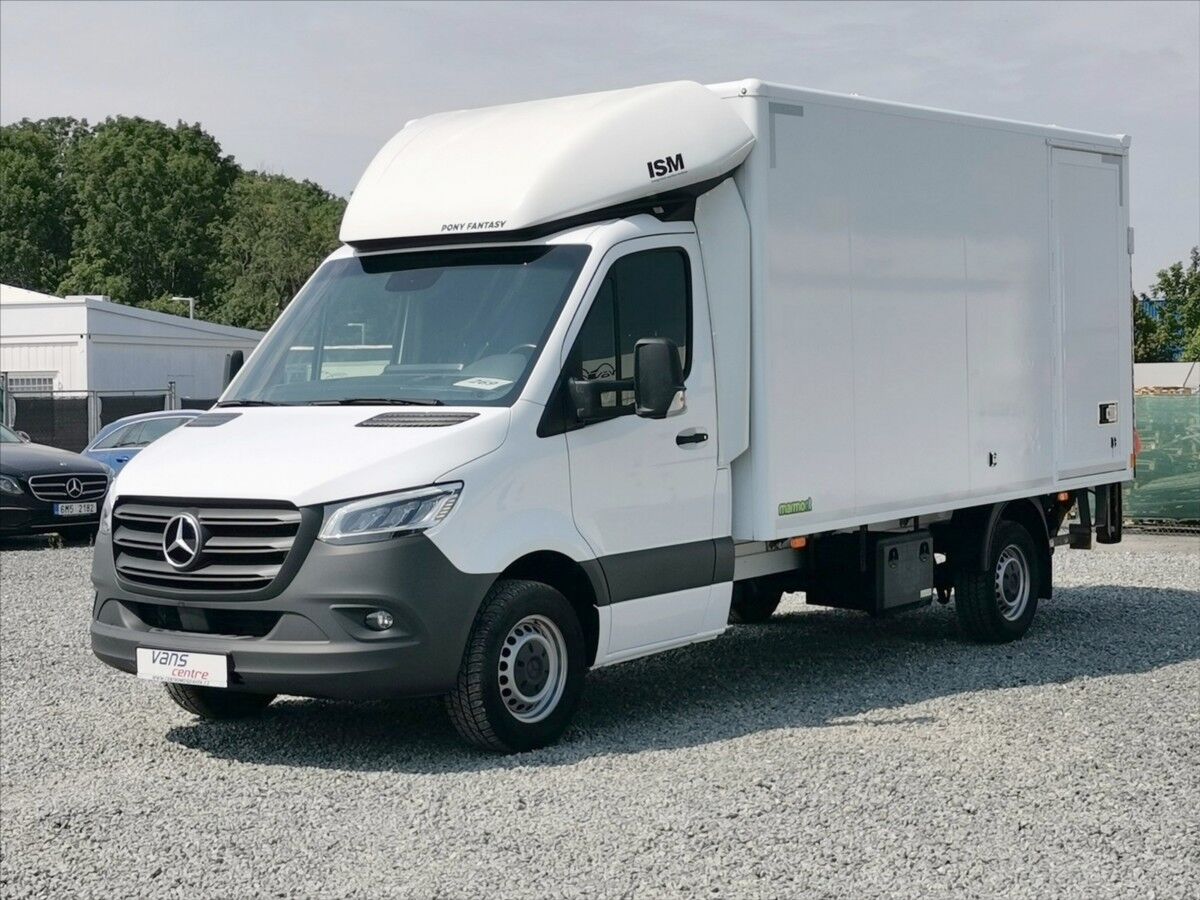 Mercedes-Benz Sprinter 319CDI skříň 8pal/měchy/h.čelo kamion furgon