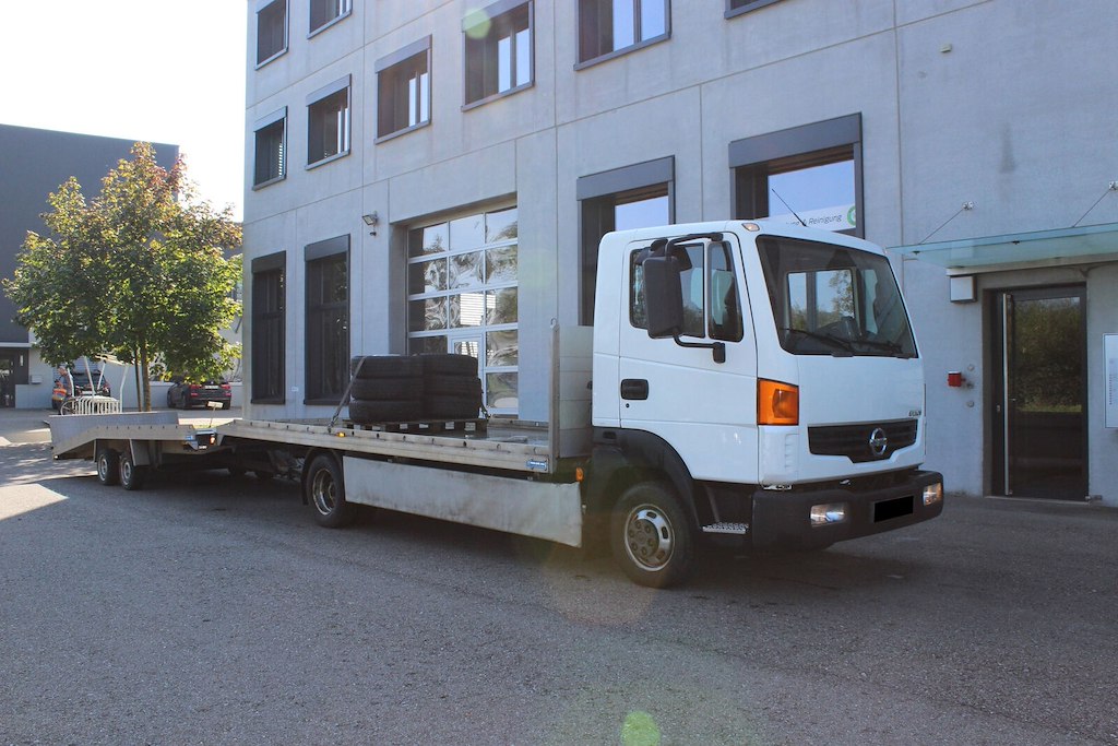 Nissan ATLEON car transporter truck autotransporter