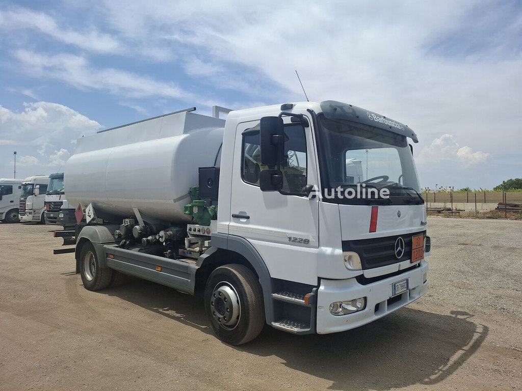 Mercedes-Benz Atego autocisterna za gorivo