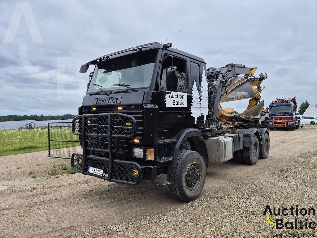 Prodaje se Scania P 113 kamion za prevoz drva na aukciji