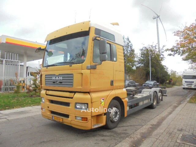 MAN TGA 26.440 RETARDER NL TRUCK vozilo za prevoz kontejnera