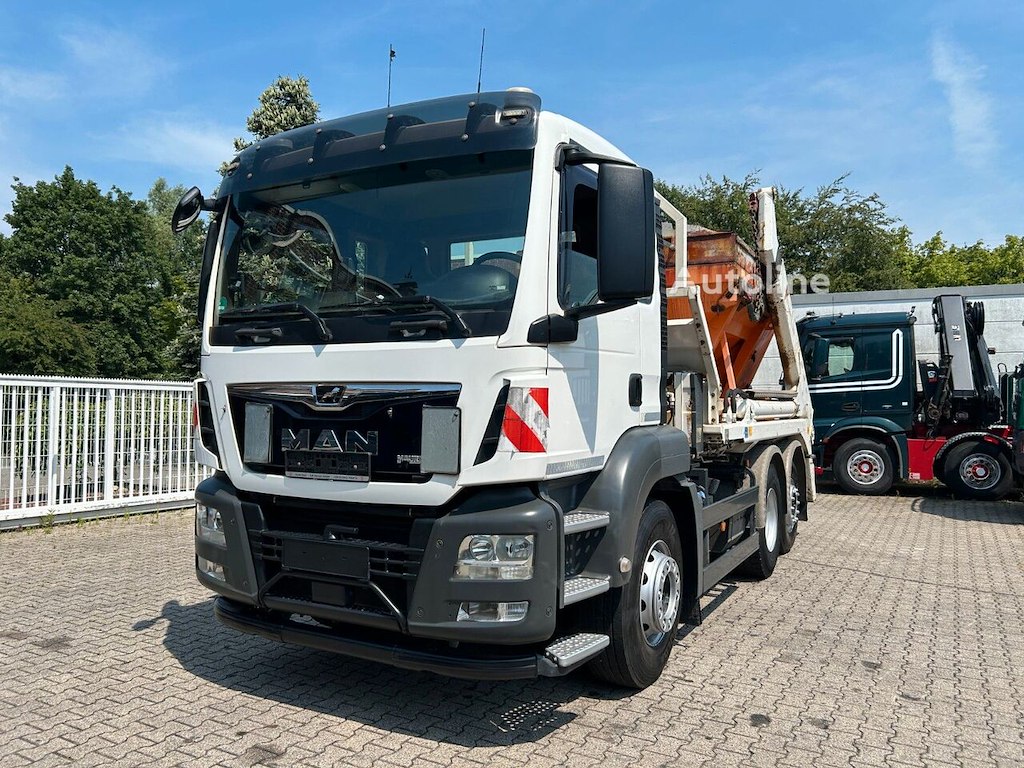 MAN 26.420 kamion autopodizač kontejnera