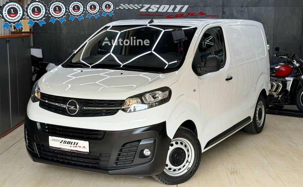 Opel Vivaro minibus furgon