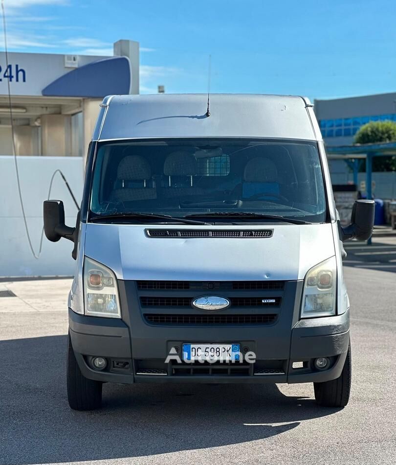 Ford Transit minibus furgon