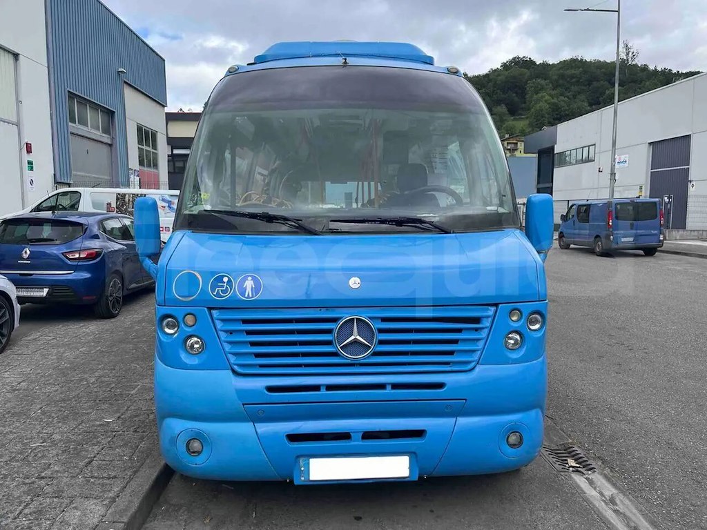 Mercedes-Benz 816 putnički minibus