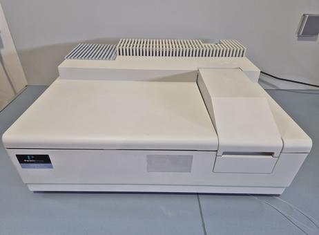 Perkin Elmer Lambda 35 UV/VIS spektrometar