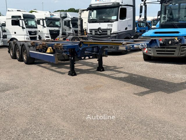 Kögel MULTI Container Chassis 20 - 45 Fuß 3 SAF Achsen poluprikolica za prevoz kontejnera