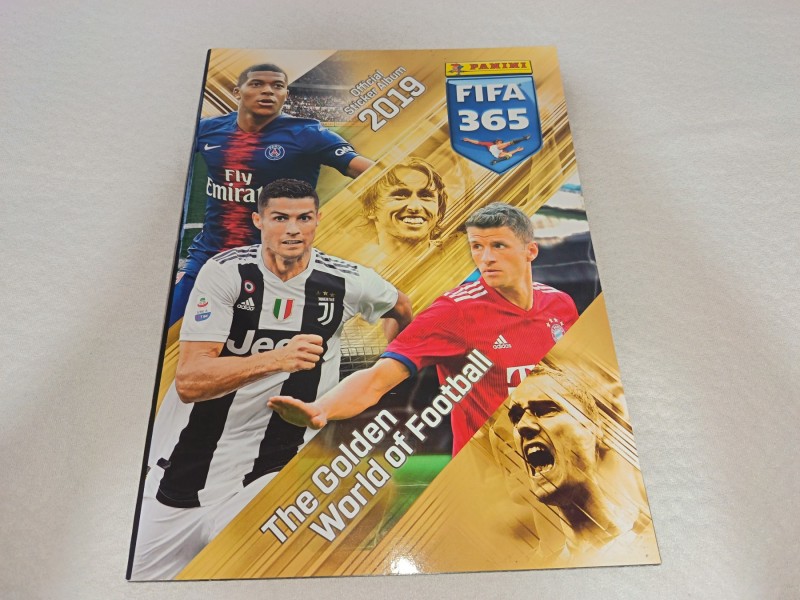 FIFA 365 2019 Prazan album Odlican