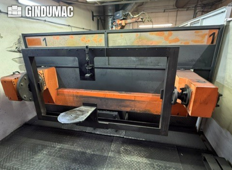 Aparat za varenje ABB IRB 2400L Welding Cell