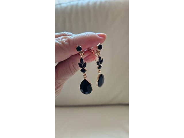 Atraktivne nove teardrop dangle minđuše, klips