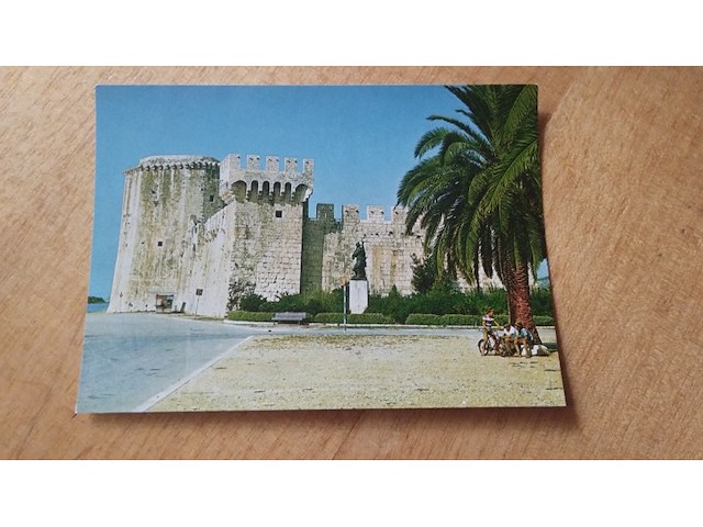Trogir - Tvrđava - Spomenik - Hrvatska - Čista -