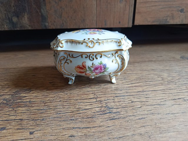 JLMENAU Graf von Henneberg porcelanska kutija