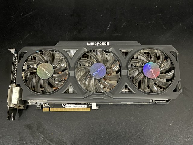 Grafička Radeon R9 270X 2GB GDDR5