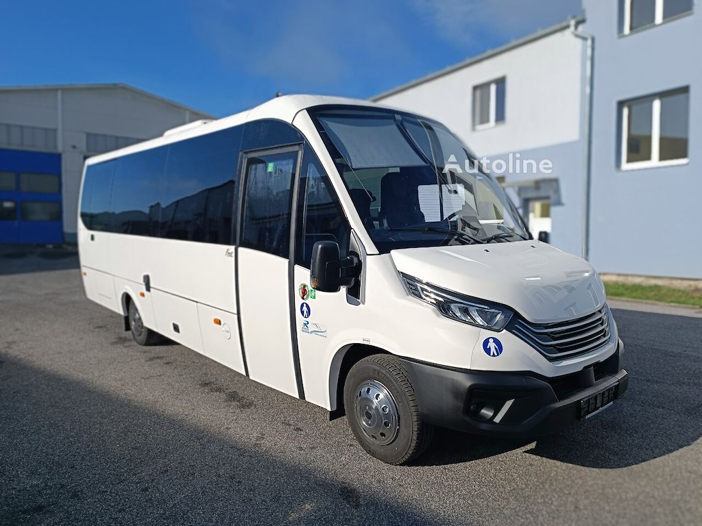 Novi Rošero FIRST FLLI XL prigradski autobus
