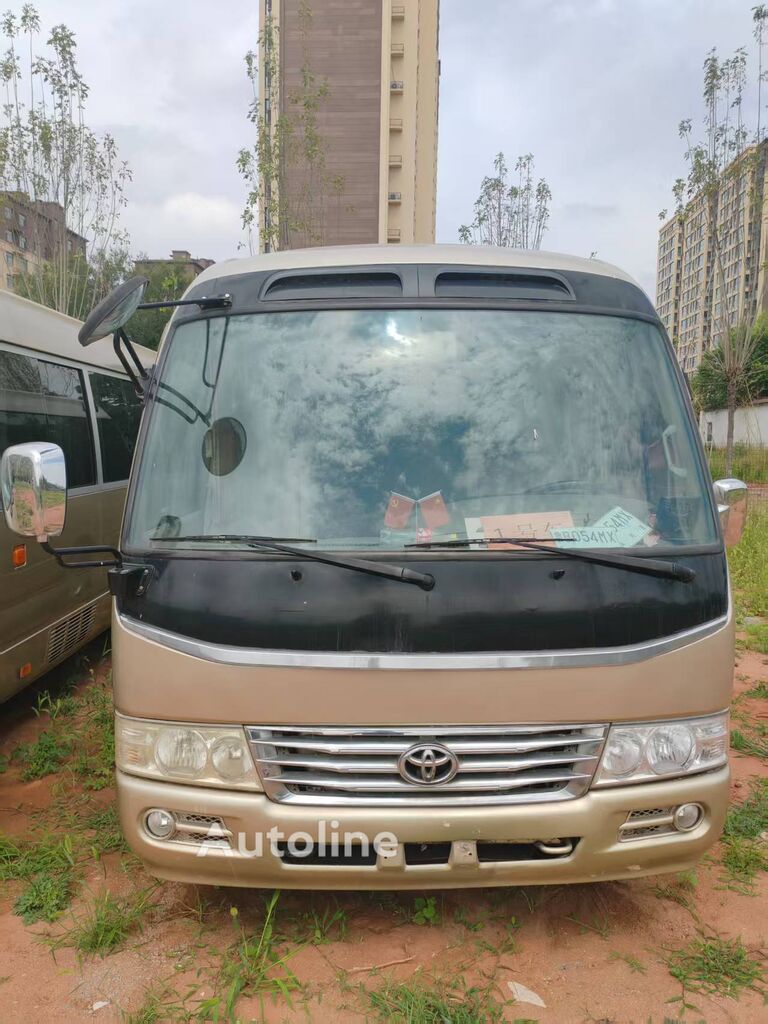Toyota Coaster prigradski autobus