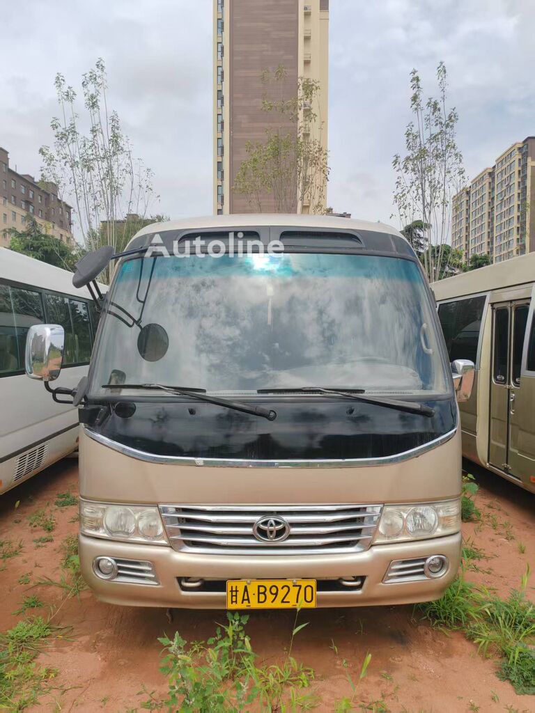 Toyota Coaster prigradski autobus