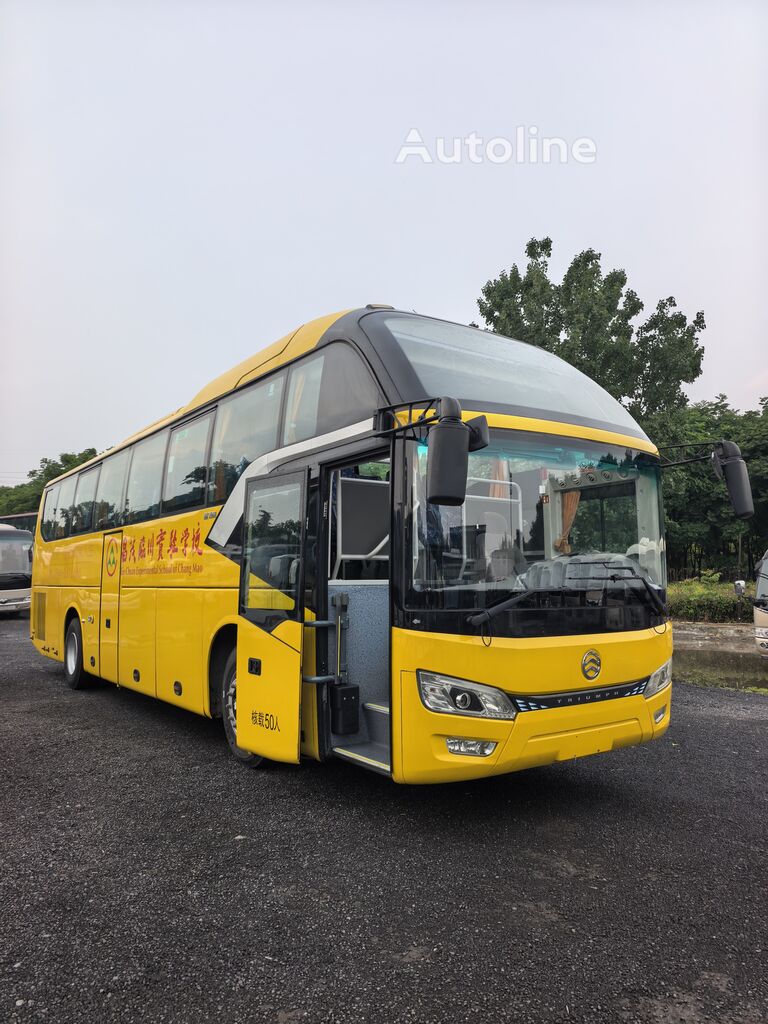 Golden Dragon XML6122 turistički autobus