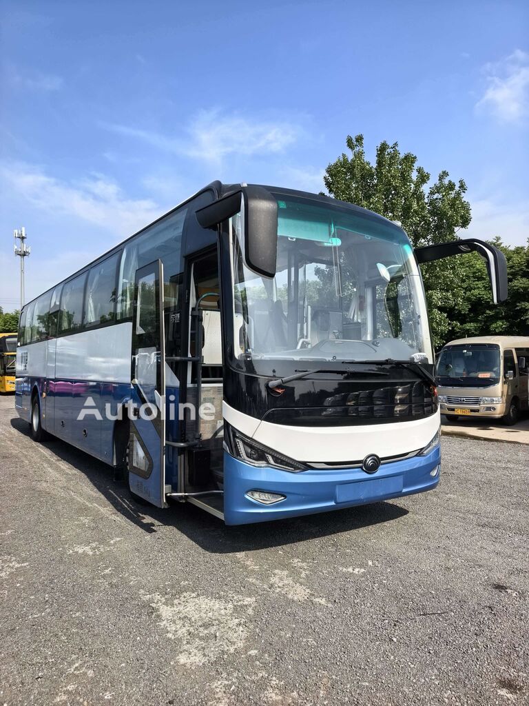 Yutong ZK 6127 turistički autobus