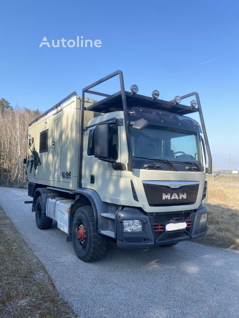 MAN TGS 4x4 poluintegrisani kamper