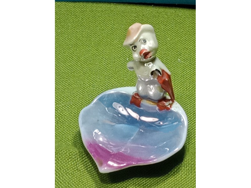 PINGVIN ČILI VILI porceljanska pepeljara