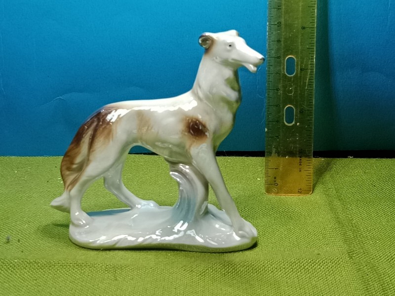 Figura Hrta Foreign porcelan
