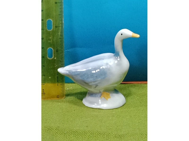 porcelanska Figura GUSAN GUSKA?