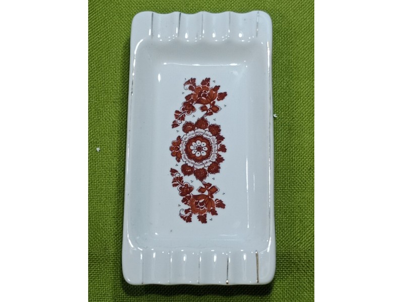 PEPELJARA JUGOPORCELAN VELES