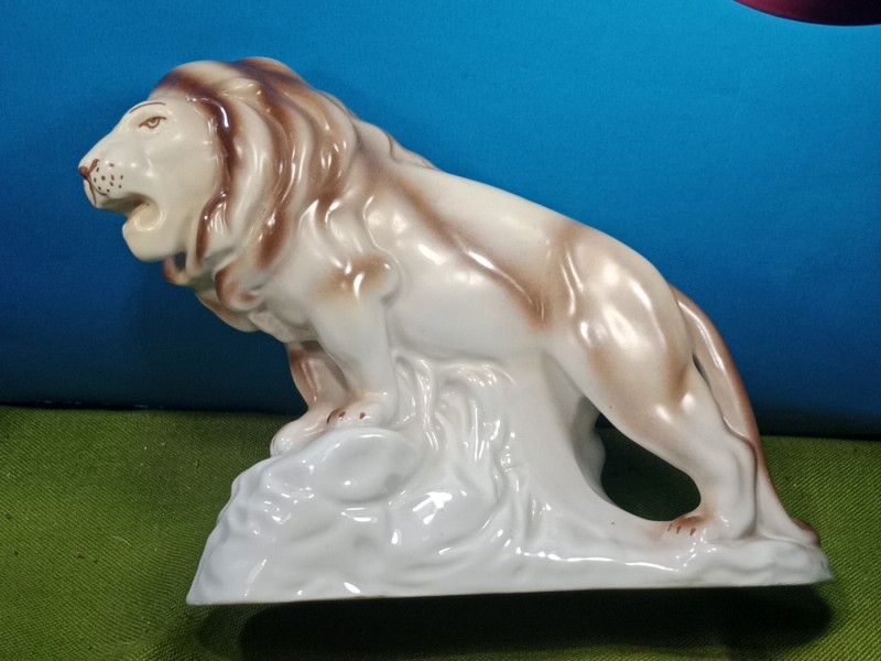 LAV NA STENI porcelan BORIS KIDRIČ YU