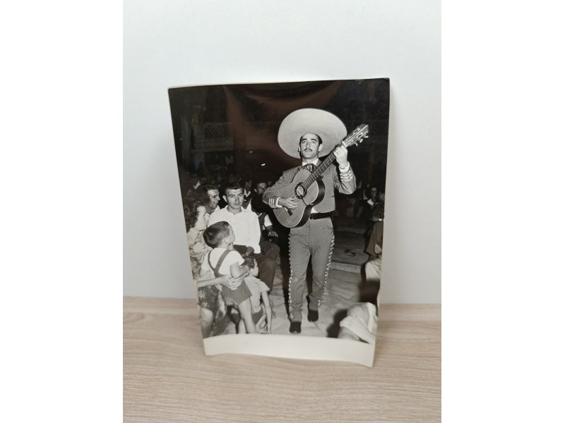 Vintage fotografija – Jugoslovenski marijači ansambl