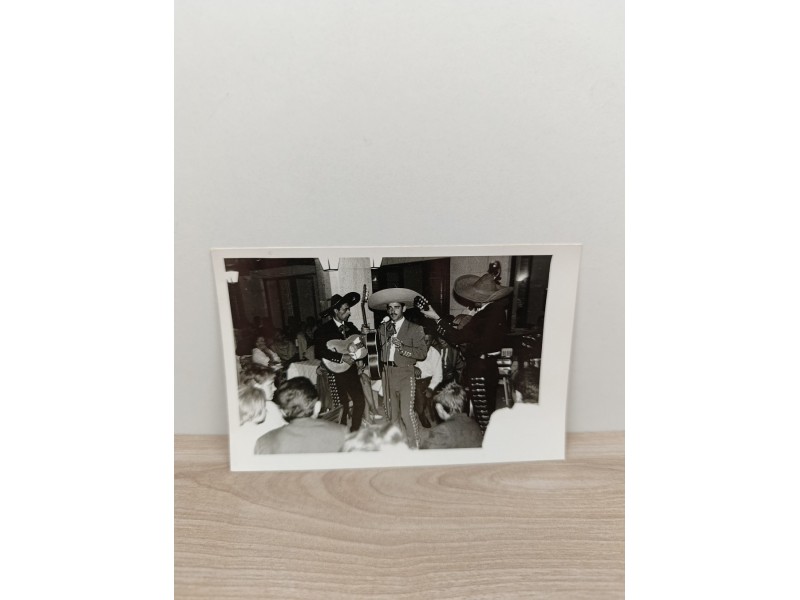Vintage fotografija – Jugoslovenski marijači ansambl