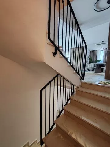 KOVANE OGRADE ZA STEPENIŠTA