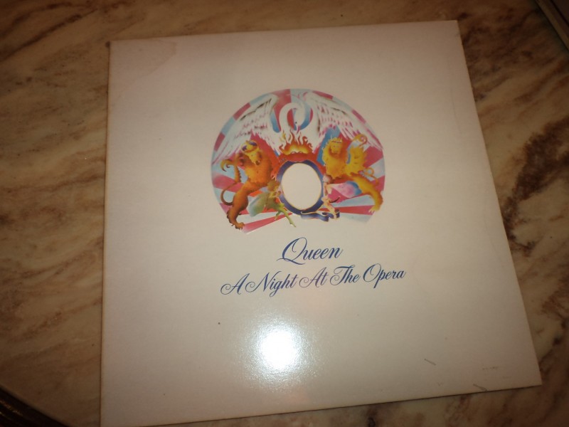 QUEEN - A Night At The Opera