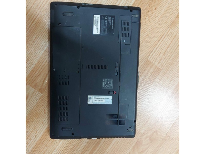 Laptop Packard Bell PEW96 - za delove