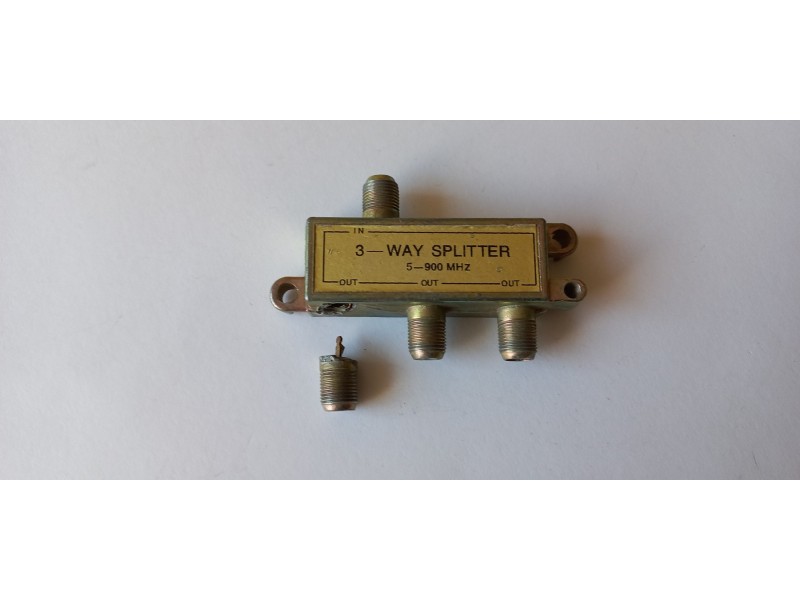Splitter sa 3 izlaza 5-900 MHz