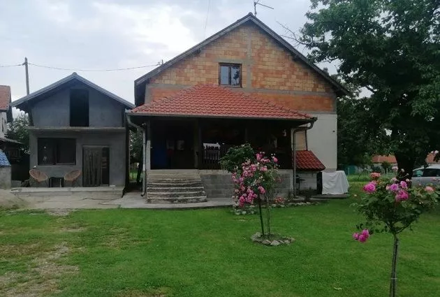 KUCA NA PRODAJU MLADENOVAC-MEDJULUZJE