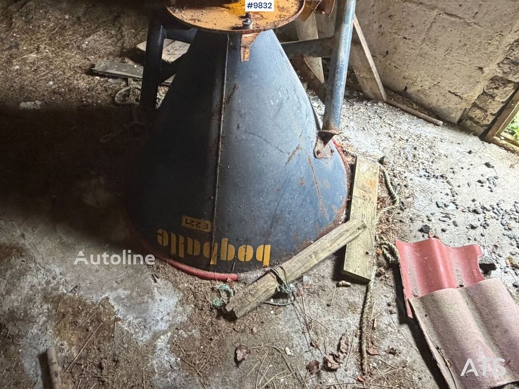 Bogballe F221 nošeni rasipač peska