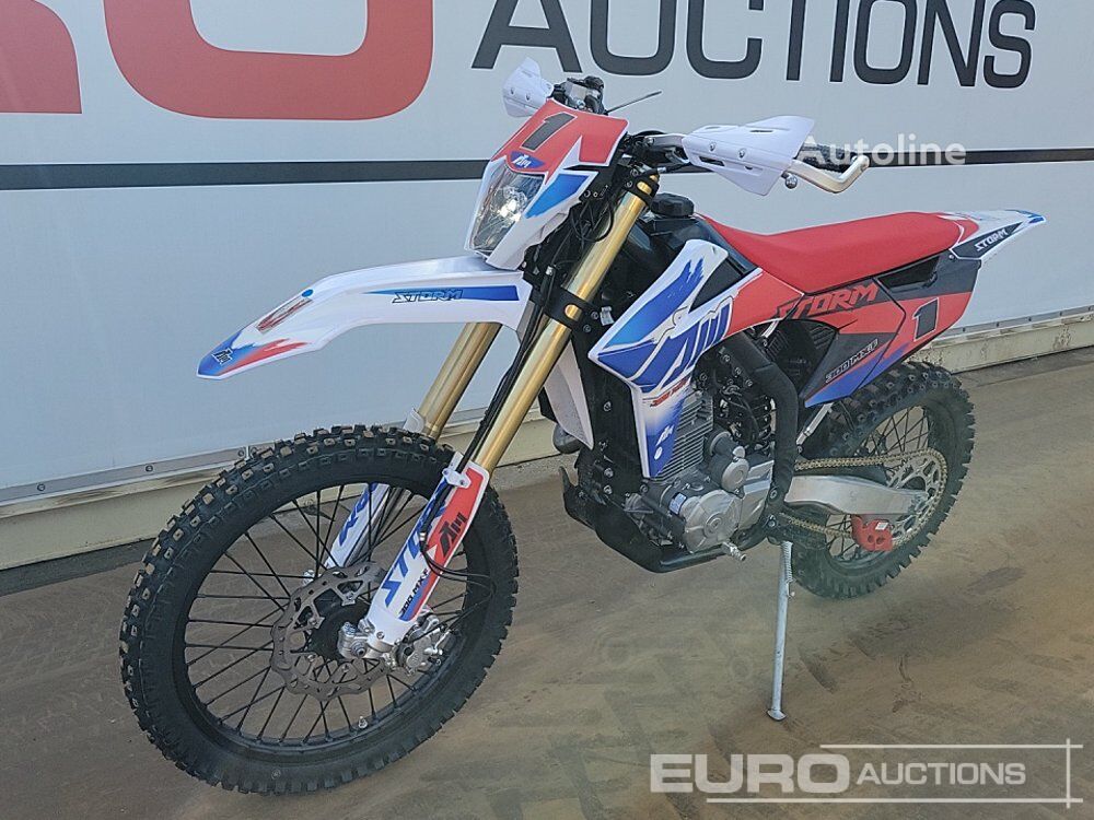 Prodaje se Apollo Storm motocikl na aukciji