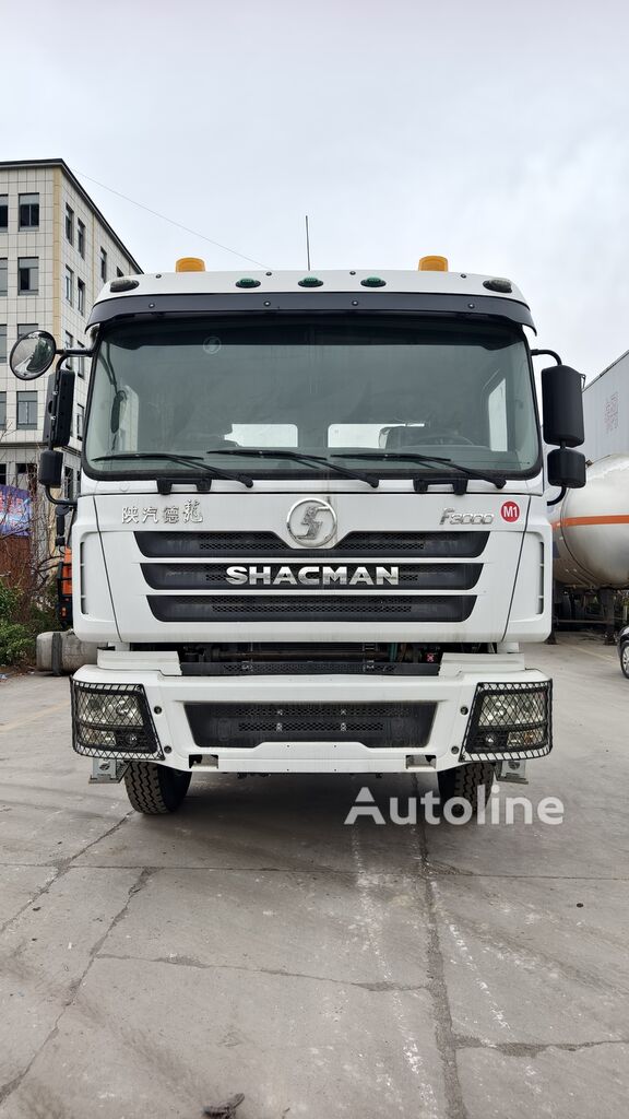 Shacman F3000 tegljač