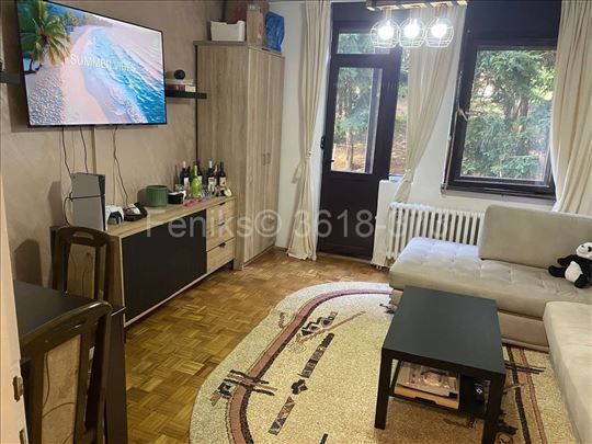 Resnik, žuta fasadna cigla, E. Griga, uknjižen