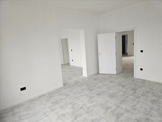 Tašmajdan, 103m2, renoviran, salonac