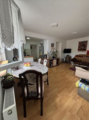 Porodična kuća 122 m² na placu od 4 ara Stara Pazo