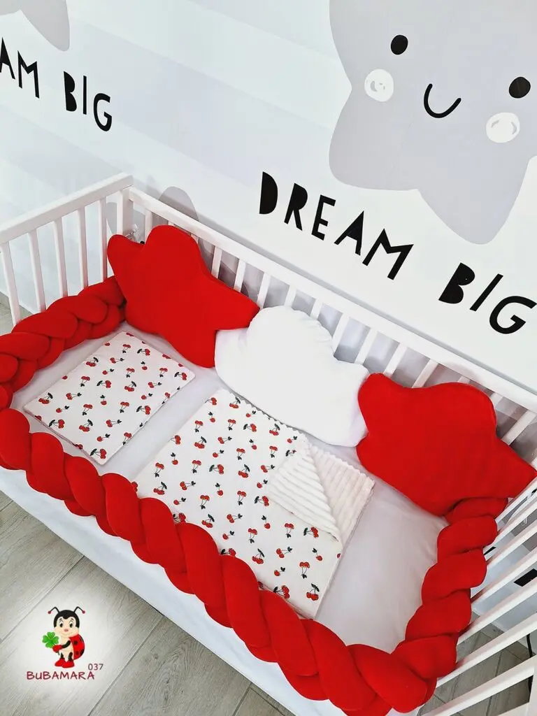 Bubamara037 Set za krevetac sa ogradicom od pletenica, 120x60cm, Crveno-beli