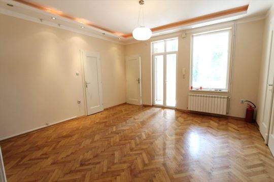 Renoviran salonac, zastakljena terasa, ID 7086