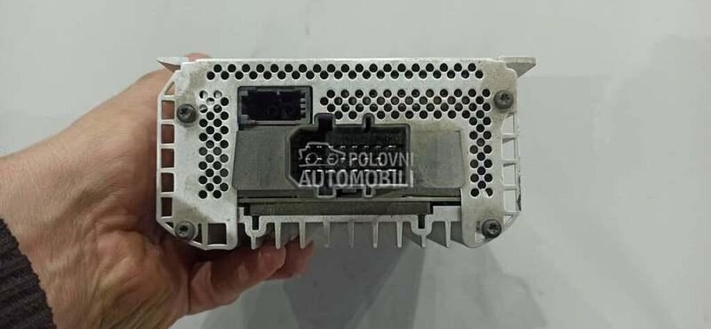 FABRICKO POJACALO ZA AUDI A8 | Fabricko pojacalo za Audi A8 D3. OEM