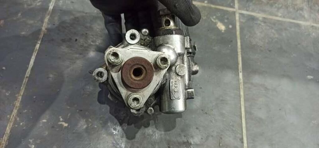SERVO PUMPA ZA AUDI A8, Q7 | Servo pumpa za Audi A8 D3. za 4.2 v8