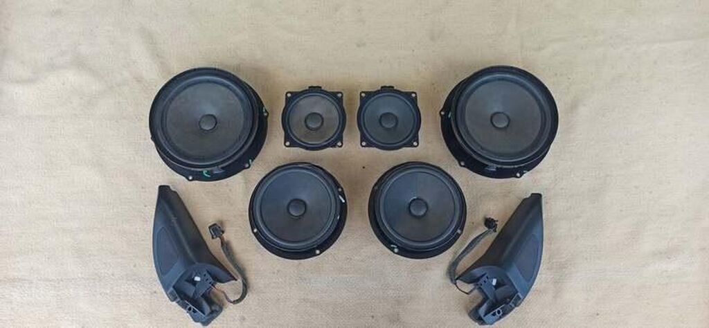 FABRICKI ZVUCNICI ZA VOLKSWAGEN CADDY, EOS, GOLF 5 . | Fabricki