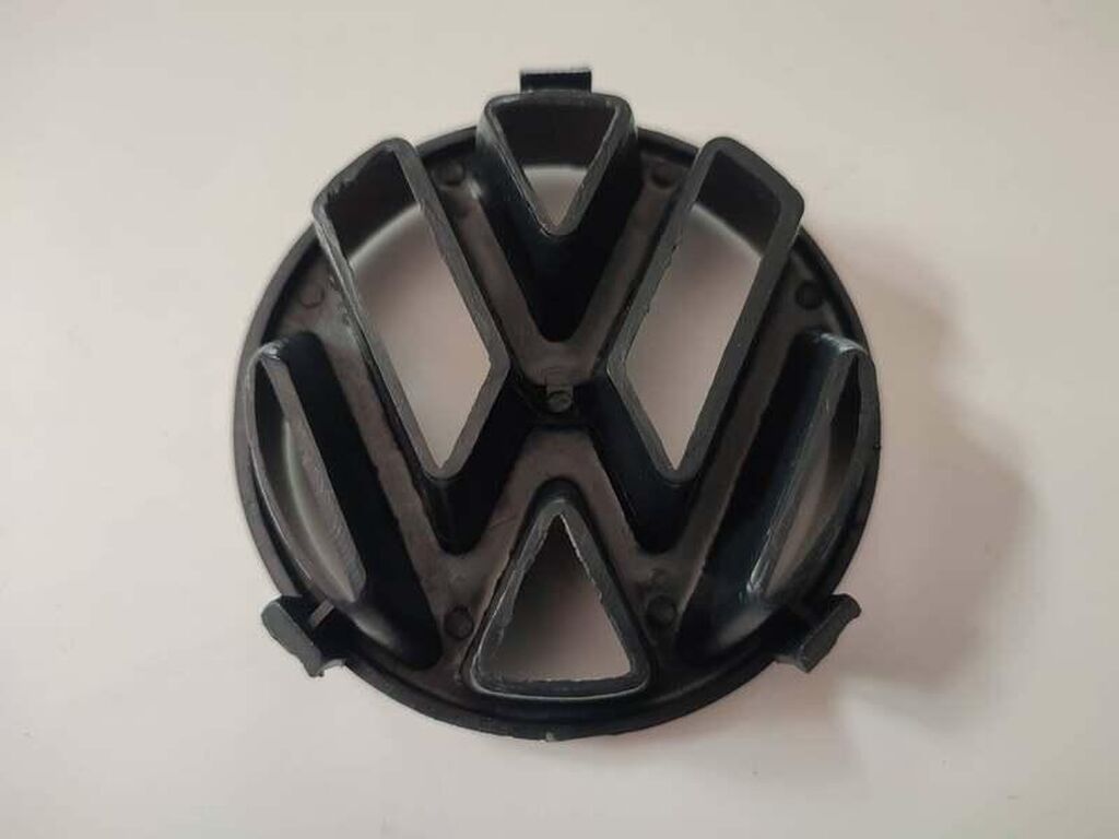 PREDNJI ZNAK U MASCI ZA VOLKSWAGEN GOLF 2, GOLF 3 | Prednji znak u
