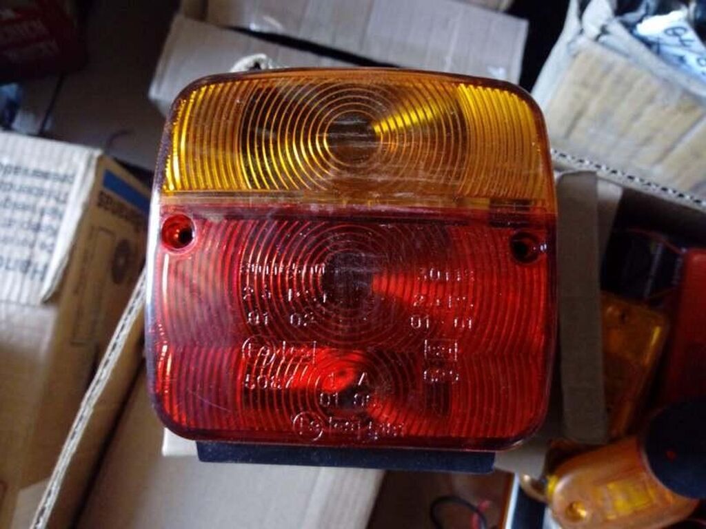 STOP LAMPE KOCKASTE | Stop lampe za auto prikolice,i slep